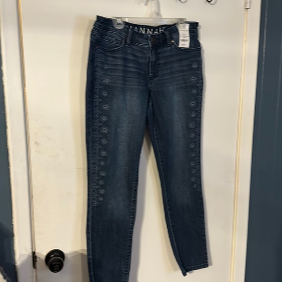 Hannah | Jeans | Hannah Jeans With Embroidered Flowers And Shapes ...